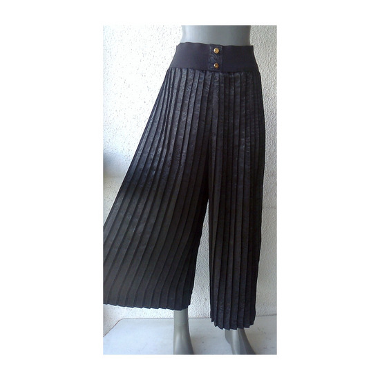 suknja pantalone crna plisirana br M ili L