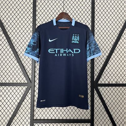 Manchester City 2015/2016 gostujući dres