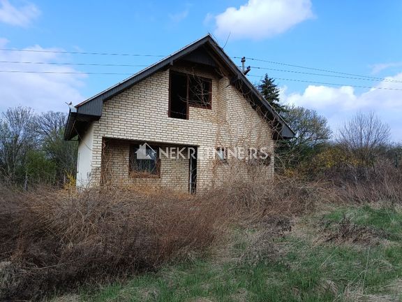 Uknjižena kuća na 30 ari placa, Stepojevac