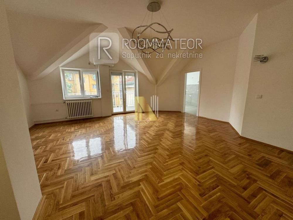 Četvorosoban stan na prodaju, 99m2, 228.660€