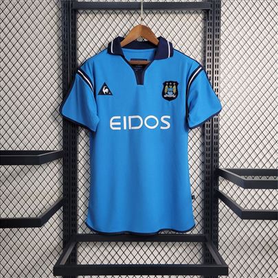 Manchester City 2001/2002 domaci dres