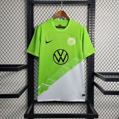 Wolfsburg 2023/2024 domaći dres