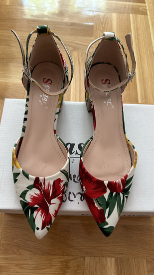 Cvetne sandale