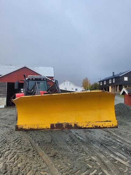 Prodaje se Brøyteskjær raonik za sneg na aukciji