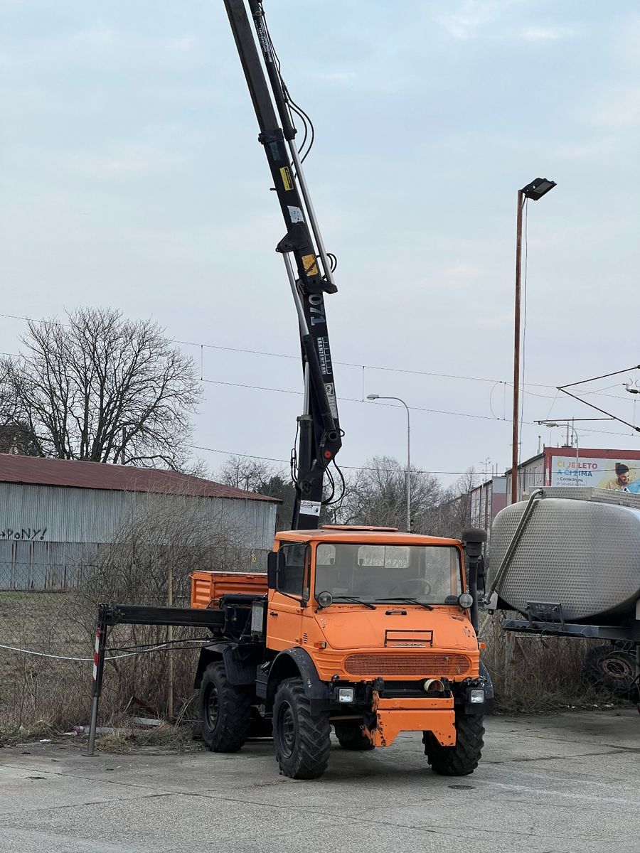 Mercedes-Benz UNIMOG univerzalna komunalna mašina