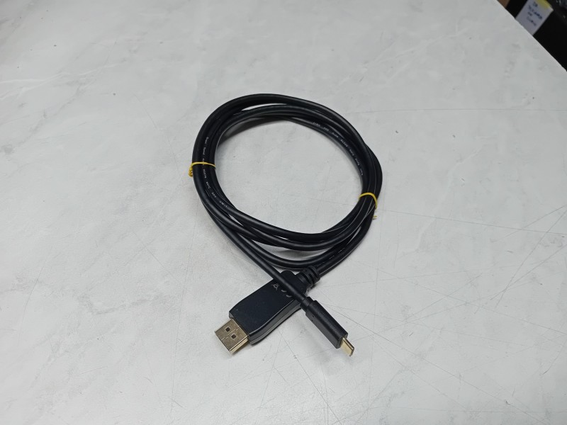 USB-C na DP kabal 2m ispravan