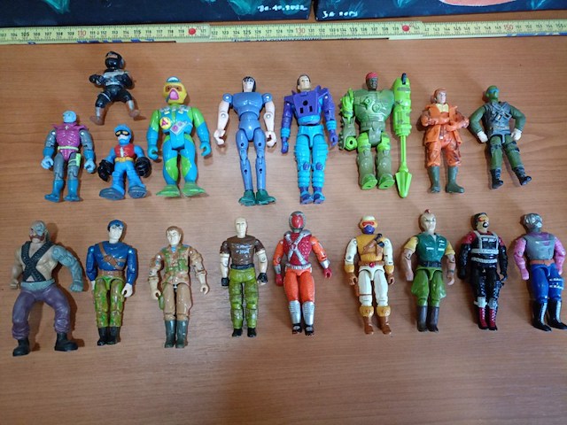 Gi I Joe i slicne akcione figure - pitati porukom za st