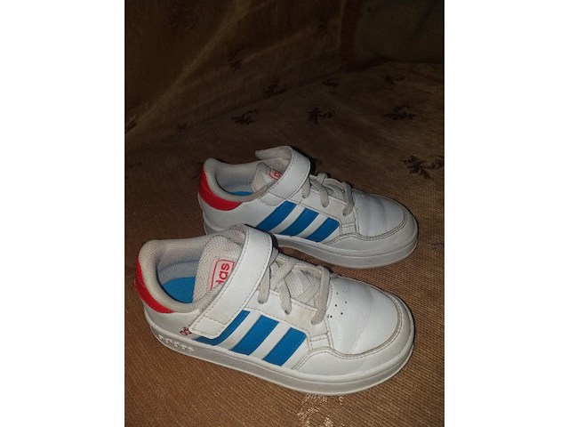 Dečije patike Adidas,br.25,duž.gazišta 18cm.