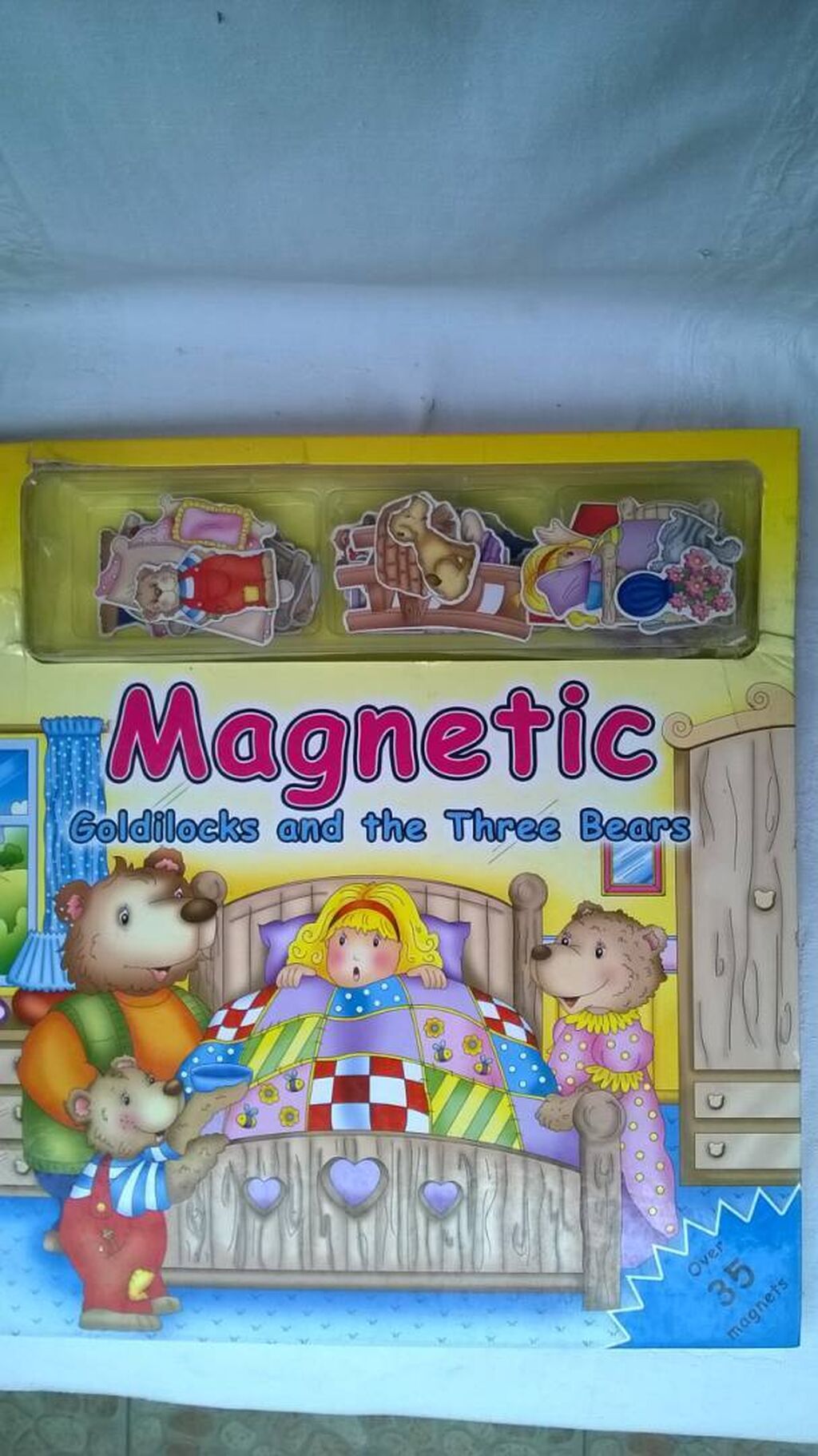 Knjiga:Magnetic (sa magnetima),12 str. 2008. 30 x 32 cm. eng. malo