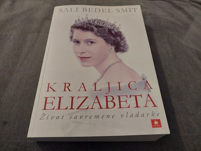 Kraljica Elizabeta Sali Bedel Smit TOP