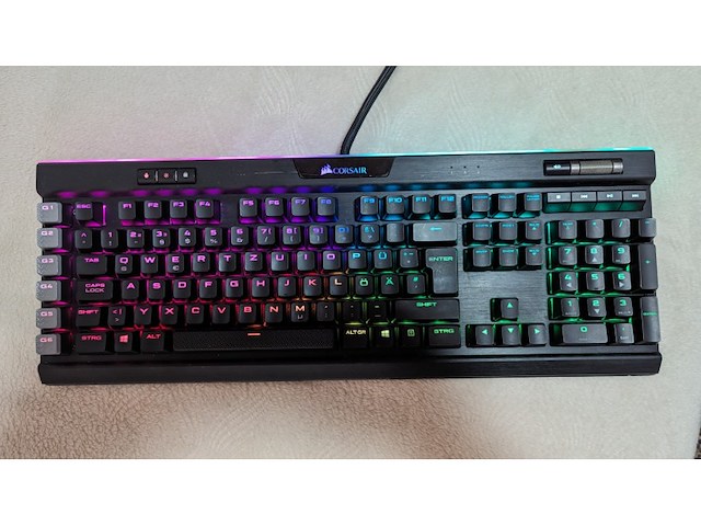 Corsair K95 RGB Platinum Cherry MX Speed mehanička