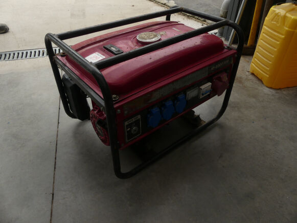 Prodaje se W-8500 HW benzinski generator na aukciji