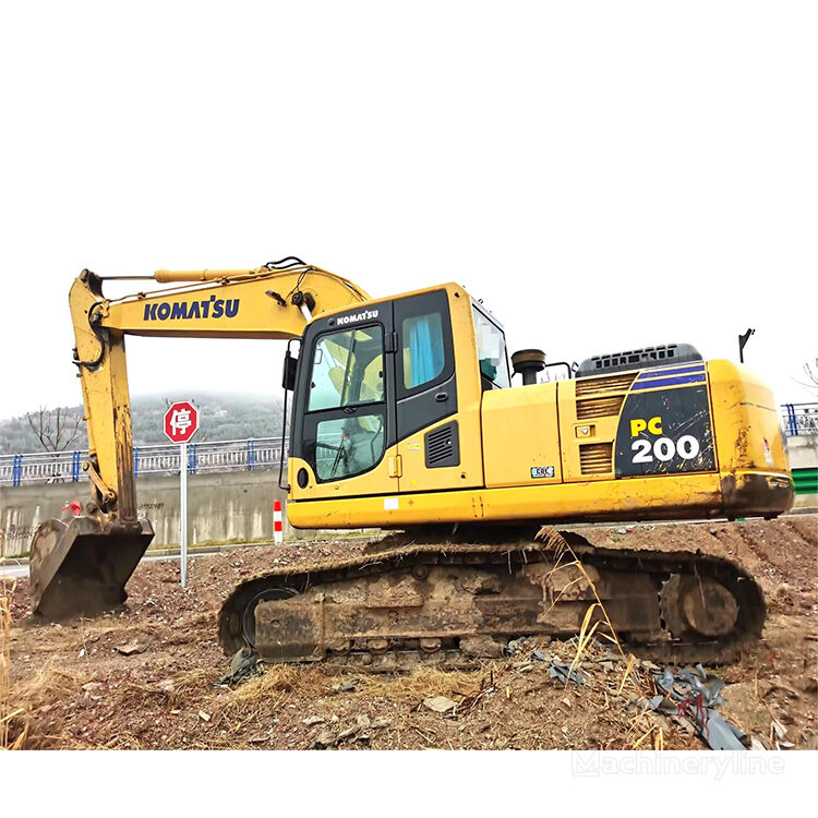 Komatsu PC200 bager guseničar