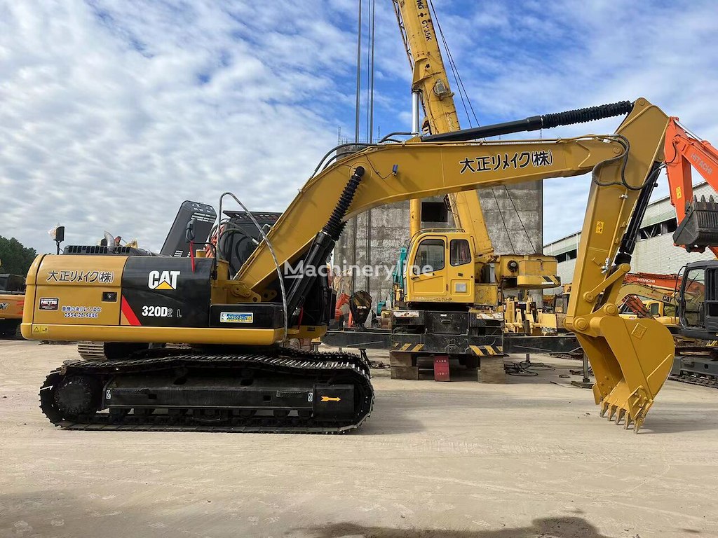 Caterpillar 320D bager guseničar