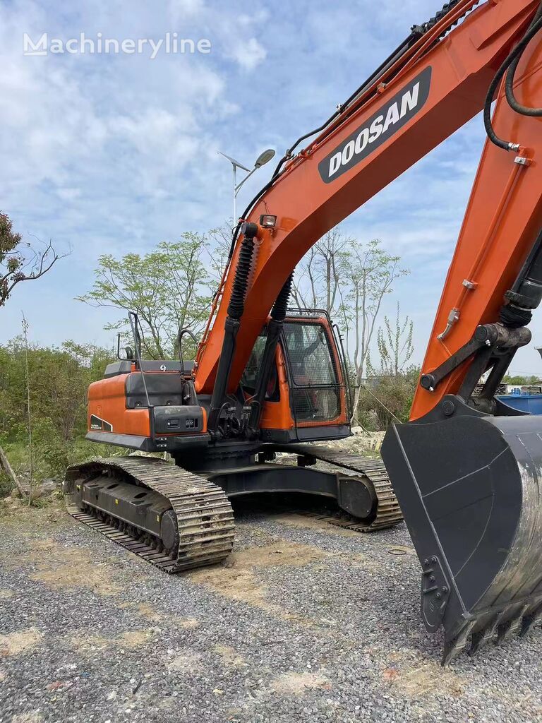 Doosan DX300 bager guseničar