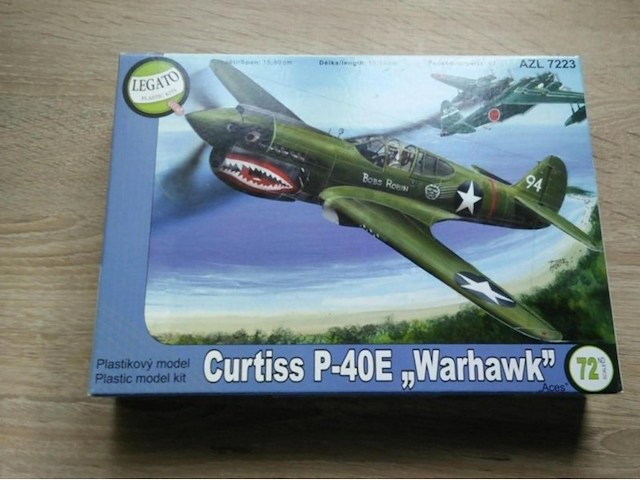 Curtiss P40E Warhawk 1/72