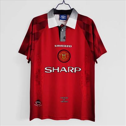 Manchester United 1996/1997 domaci dres
