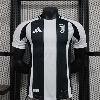 Juventus 2024/2025 domaci dres
