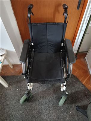 Invalidska kolica i setalica hodalica