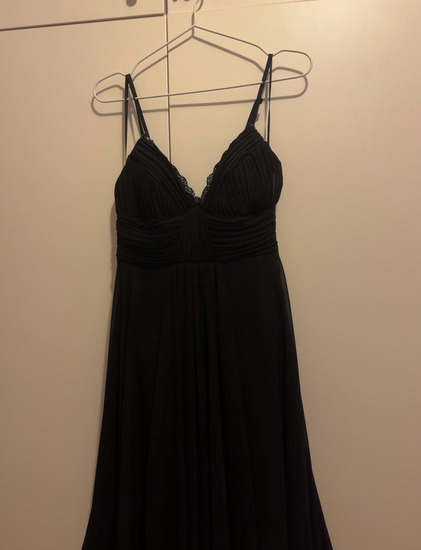 Crna svečana haljina