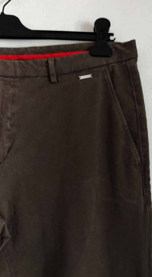 HUGO Boss pamucne pantalone br.52