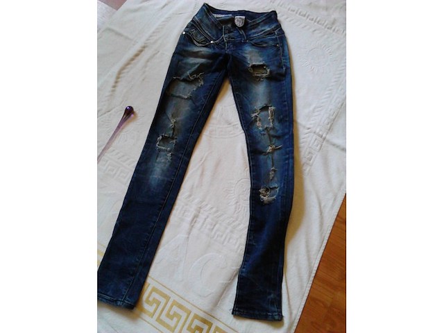 ...farmerke- --25----  anule jeans-