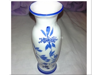 porcelanska vaza