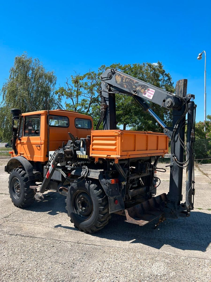 Mercedes-Benz UNIMOG kiper