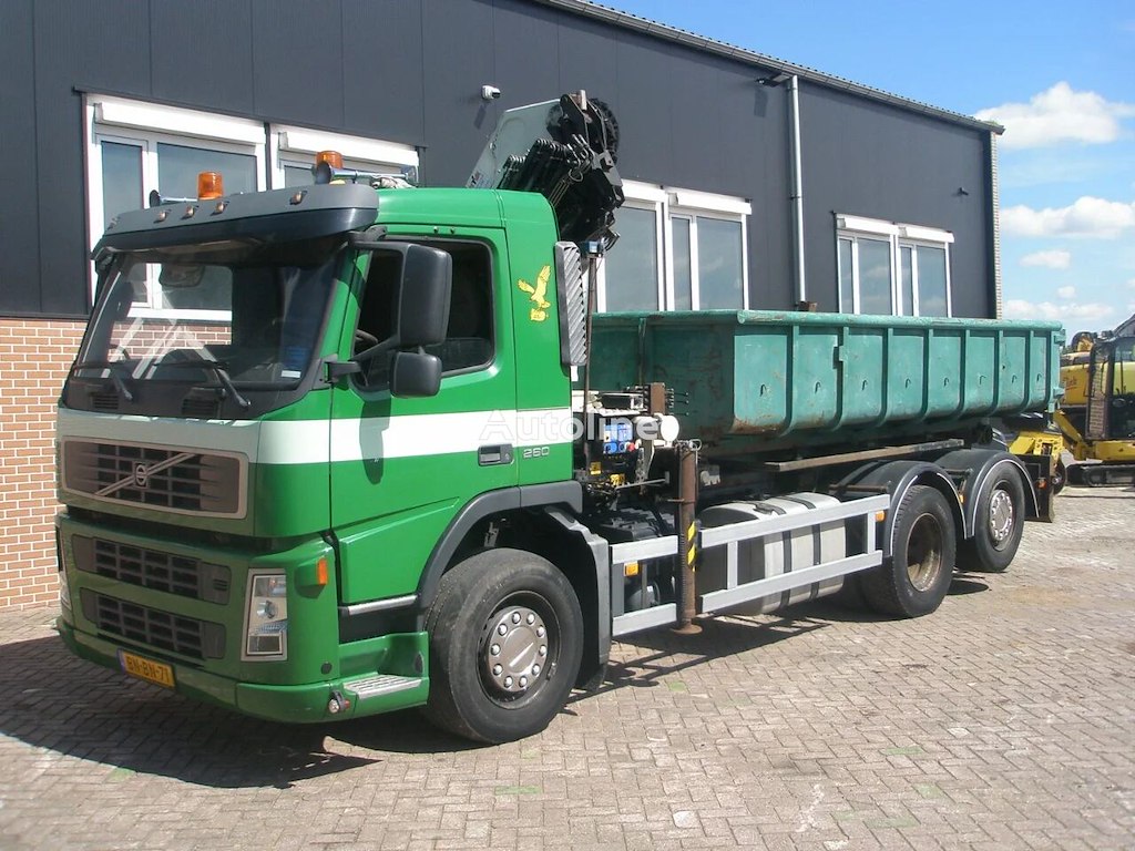 Volvo FM 9.260 kamion sa kukom za podizanje tereta
