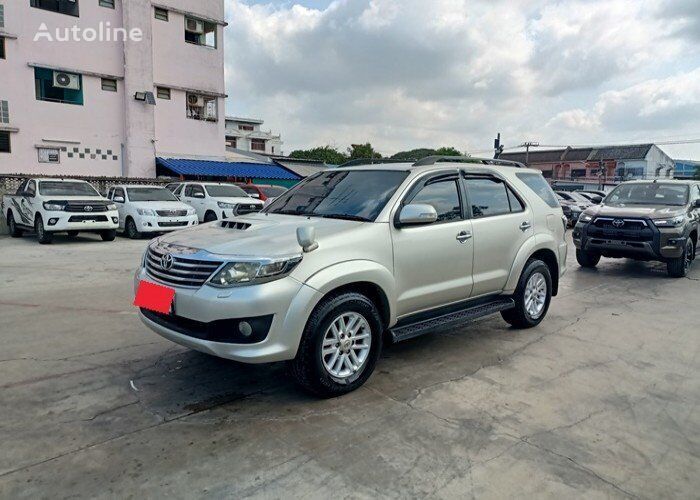 Toyota FORTUNER krosover