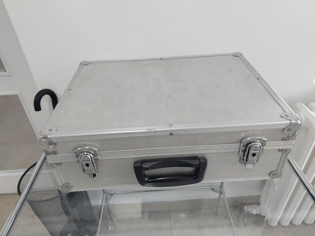 Aluminijski kofer za alat sa pregradama