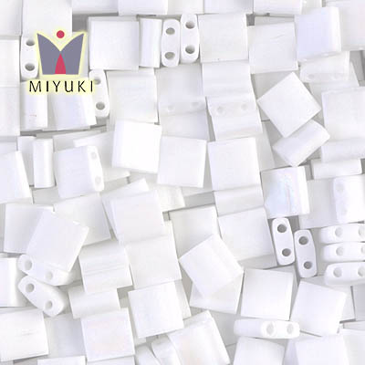 TL-0402FR Miyuki Tila Beads – White Opaque Matted AB (5gr)