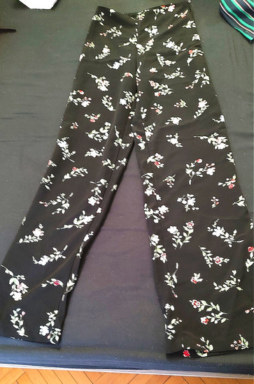 H&M cvetne pantalone