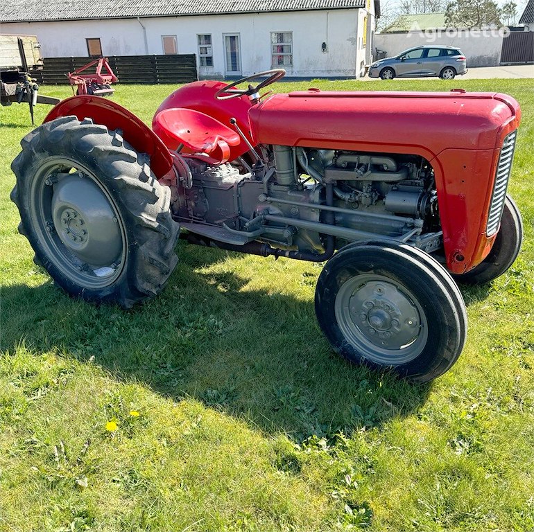 Prodaje se Massey Ferguson 35 traktor točkaš na aukciji