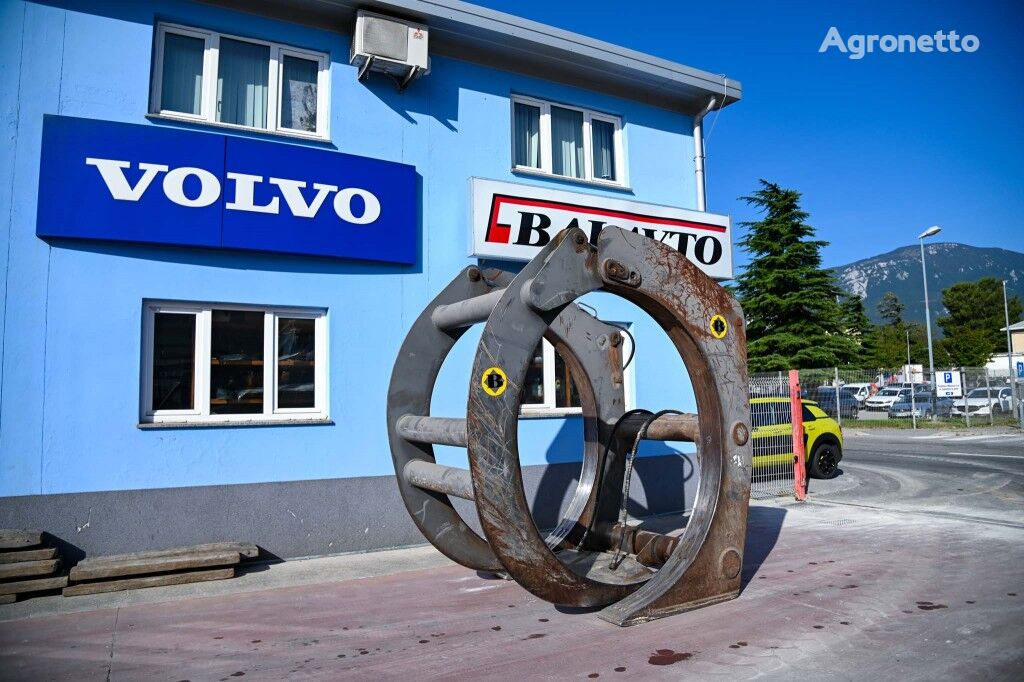 Volvo grab for logs hvataljka za trupce