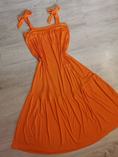 Duga narandžasta viskozna haljina