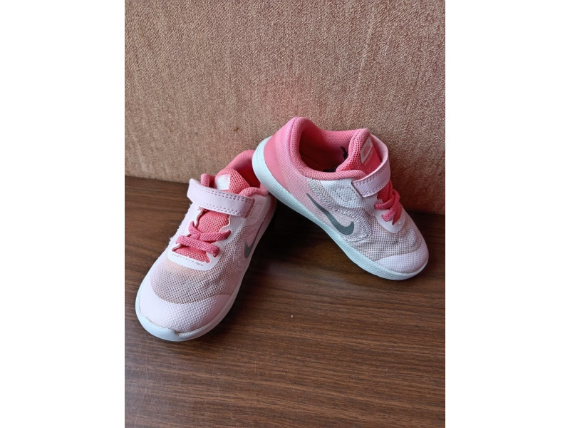 PATIKE "NIKE" br. 25/15cm.