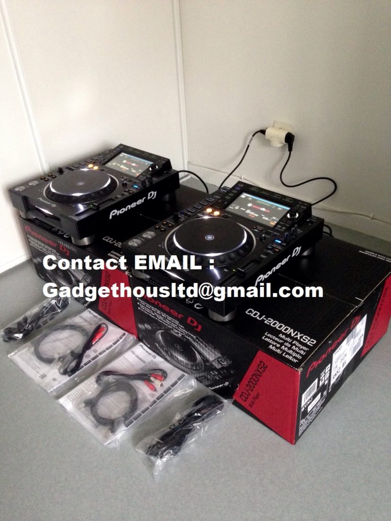 2x Pioneer CDJ-2000NXS2 + 1x DJM-900NXS2 DJ mikser dostupan za 2600 EUR i 2x Pioneer CDJ-3000 Multi-Player + 1x DJM-900NXS2 DJ mikser dostupan za  3900 EUR