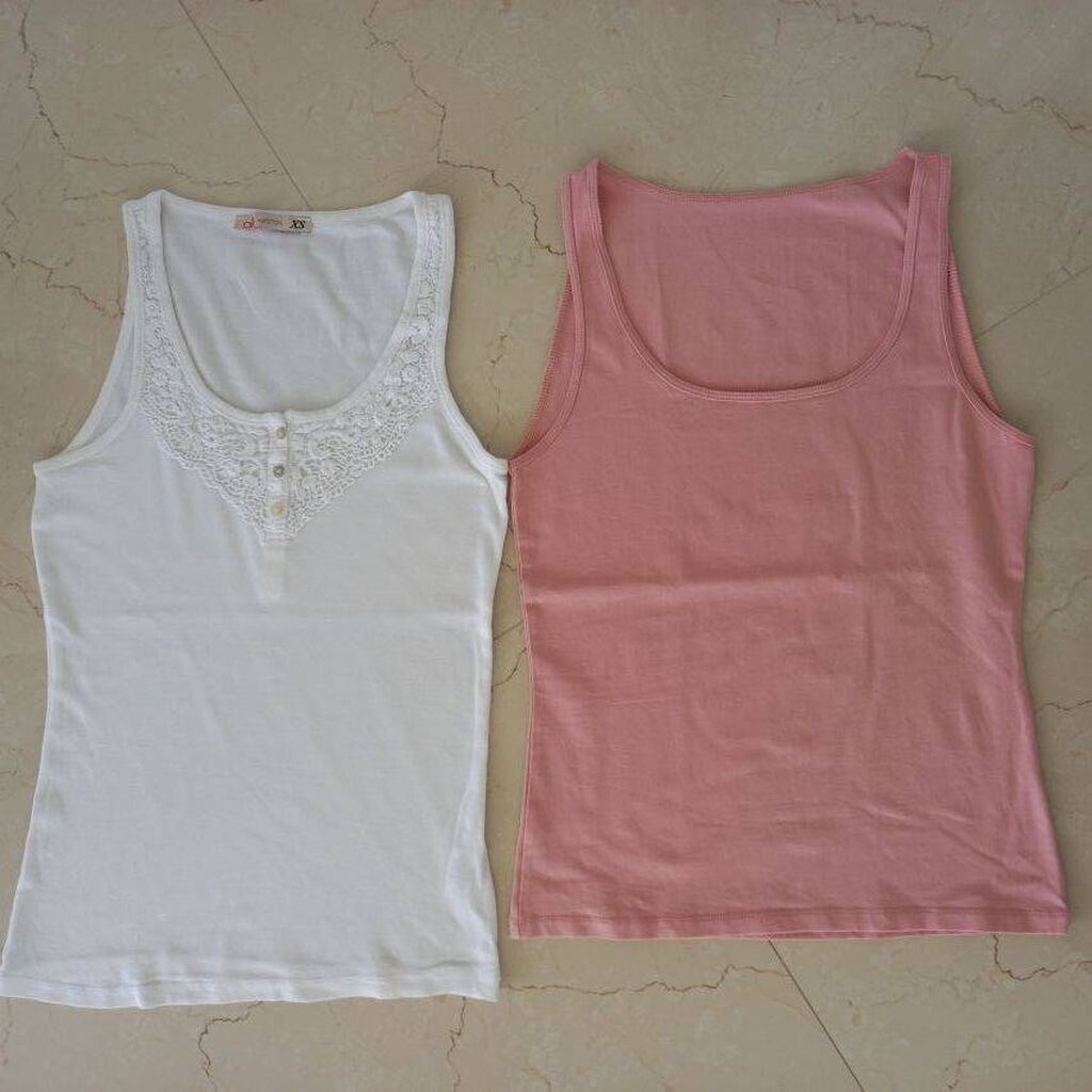 Dve Koton majice - bela i roze. Roze S veličina potpuno nova nije ni