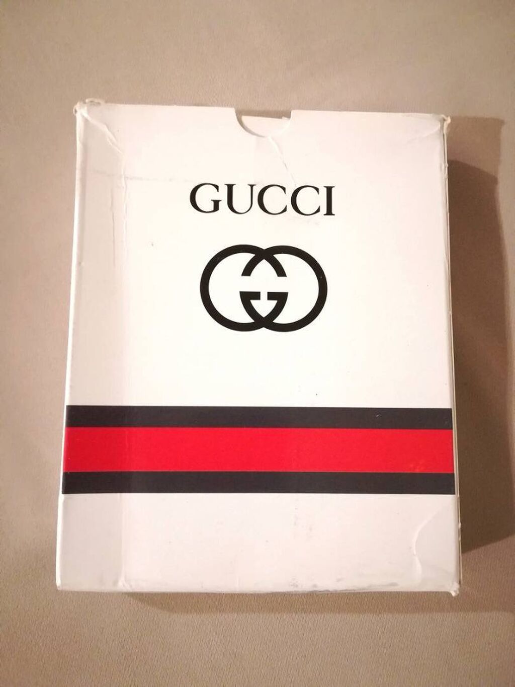 Novi muski kozni markirani novcanik marke Gucci. Zemlja porekla