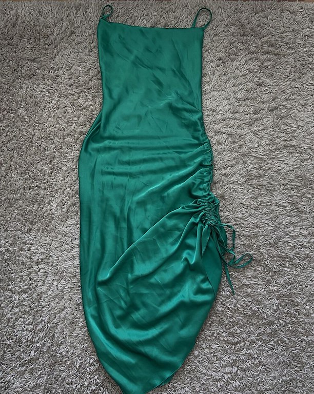 Zelena satenska haljina,Uni vel. 900 ❤️