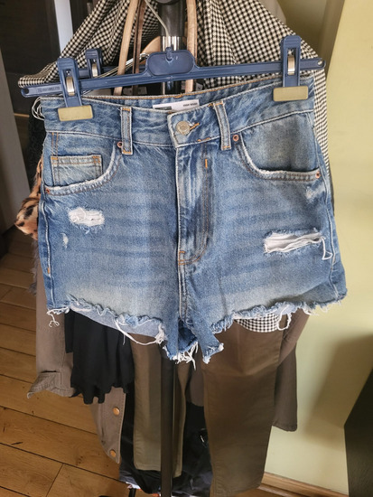 Bershka high waist teksas sorts 34 SNIZEN