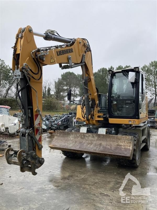 Liebherr A 912 COMPACT LITRONIC bager točkaš