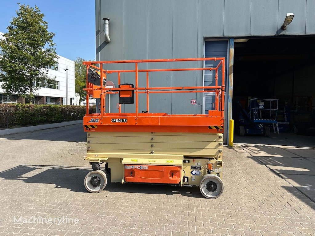 JLG 3246 makazasta platforma