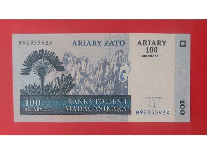 100 ariary 2004 god Madagaskar UNC