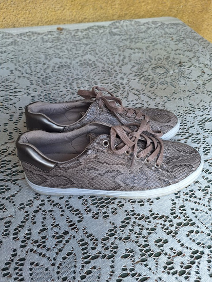 Patike 40