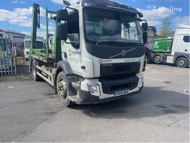 Volvo FL250 kamion autopodizač kontejnera