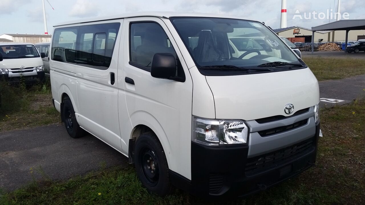 Toyota Hiace - 15 places -Diesel .…(Transport ...Tous pays)... putnički minibus