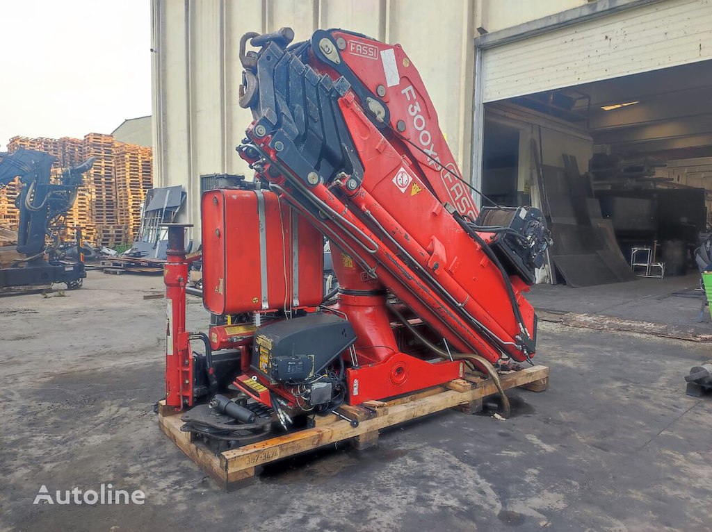 Fassi 270/300-6 autodizalica s kranom