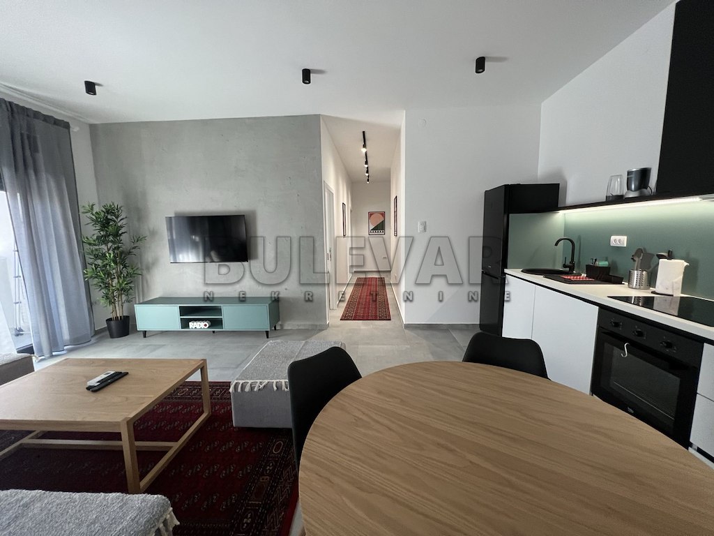 Trosoban stan, 70 m2, Centar, Milentijeva ID: i-011399